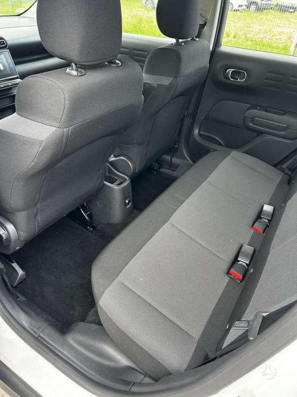 White Citroen c3-aircross 2021 in Panevezys, with an engine capacity of 1.50 L and mileage of 290 thousand km for 7700 €, photo 10 on AUTOMOTO.COM.LV