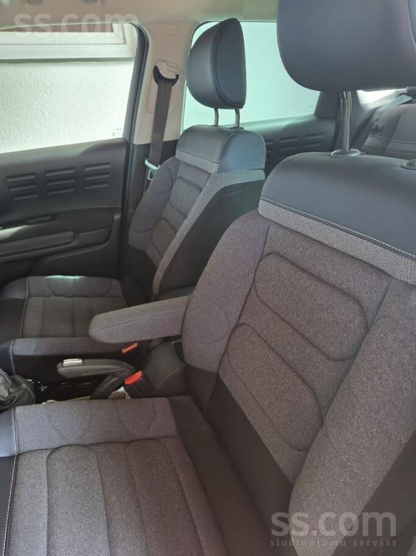 White Citroen c3-aircross 2022 in Riga, with an engine capacity of 1.50 L and mileage of 106 thousand km for 9500 €, photo 6 on AUTOMOTO.COM.LV