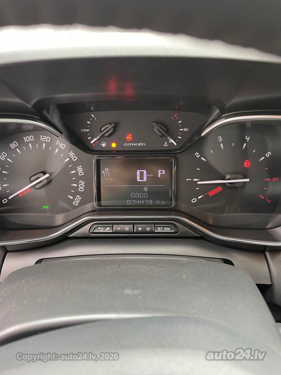 Белый Ситроен C3 Aircross 2019 в Таллин, объемом двигателя 1.20 л и пробегом 74 тыс. км за 9900 €, фото 15 на AUTOMOTO.COM.LV