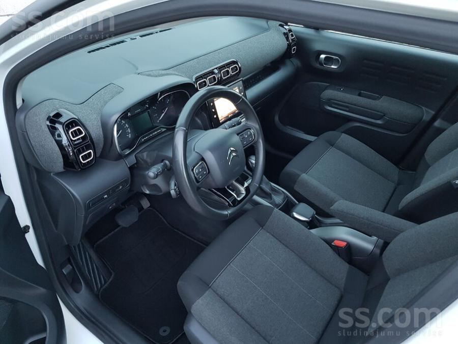White Citroen c3-aircross 2020 in Riga, with an engine capacity of 1.50 L and mileage of 170 thousand km for 9500 €, photo 17 on AUTOMOTO.COM.LV