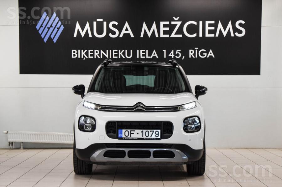 Белый Ситроен C3 Aircross 2021 в Рига, объемом двигателя 1.20 л и пробегом 95 тыс. км за 9990 €, фото 3 на AUTOMOTO.COM.LV