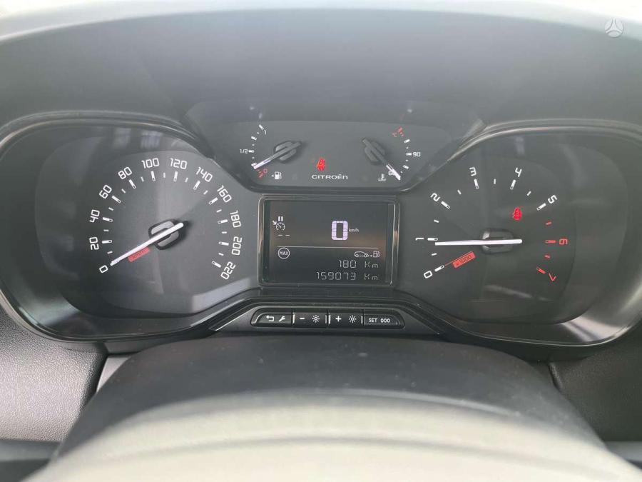 Белый Ситроен C3 Aircross 2021 в Таураге, объемом двигателя 1.50 л и пробегом 157 тыс. км за 8700 €, фото 16 на AUTOMOTO.COM.LV