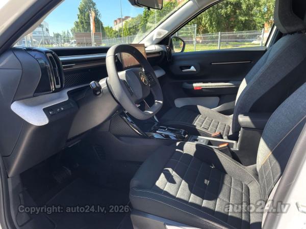 White Citroen c3-aircross 2026 in Narva, with an engine capacity of 1.20 L and mileage of 6 thousand km for 23400 €, photo 6 on AUTOMOTO.COM.LV