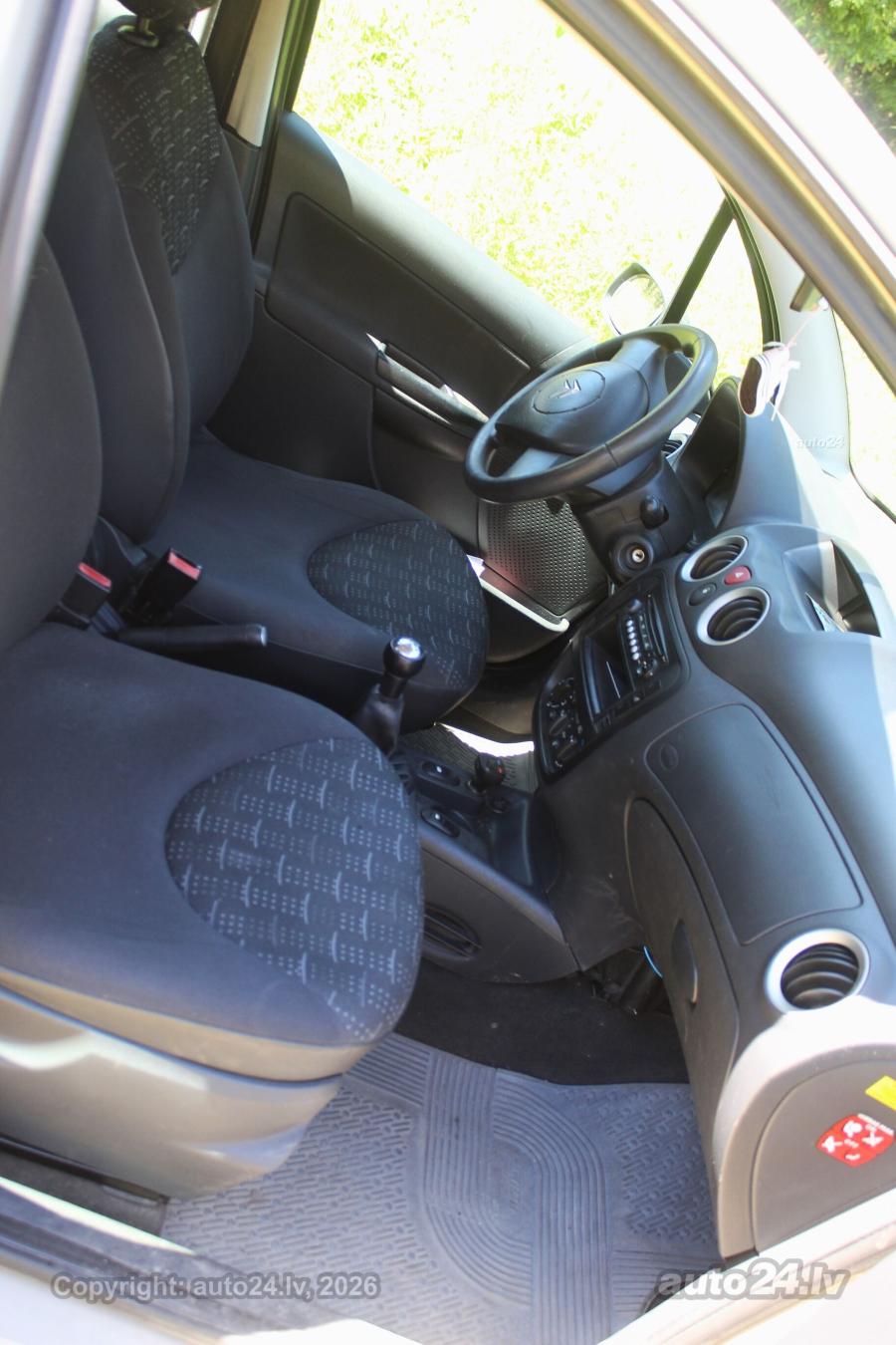 Beige Citroen C3 2006 in Parnu, with an engine capacity of 1.10 L and mileage of 136 thousand km for 800 €, photo 7 on AUTOMOTO.COM.LV