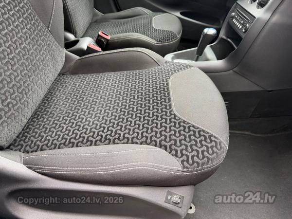 Beige Citroen C3 2011 in Voru, with an engine capacity of 1.60 L and mileage of 201 thousand km for 1490 €, photo 10 on AUTOMOTO.COM.LV
