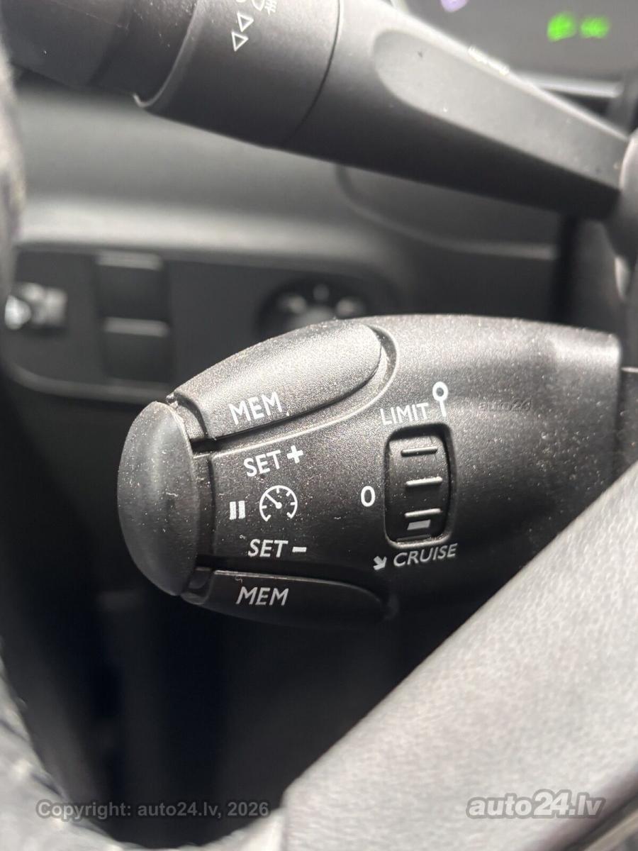 Smilšu krāsa Citroen C3 2021 Tartu, ar dzinēja tilpumu 1.20 L un nobraukumu 35 tūkst. km par 12440 €, foto 19 vietnē AUTOMOTO.COM.LV