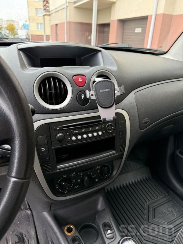 Black Citroen C3 2006 in Riga, with an engine capacity of 1.60 L and mileage of 220 thousand km for 350 €, photo 6 on AUTOMOTO.COM.LV