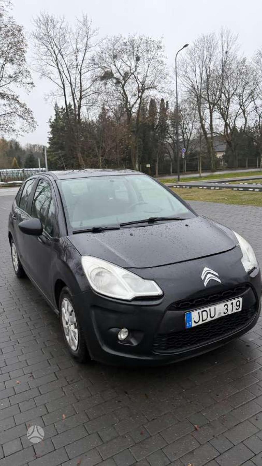 Black Citroen C3 2011 in Kaunas, with an engine capacity of 1.40 L and mileage of 295 thousand km for 1100 €, photo 3 on AUTOMOTO.COM.LV