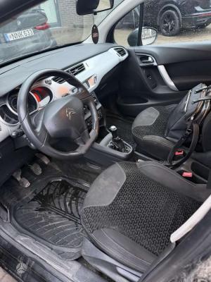 Black Citroen C3 2011 in Kaunas, with an engine capacity of 1.40 L and mileage of 295 thousand km for 1100 €, photo 9 on AUTOMOTO.COM.LV