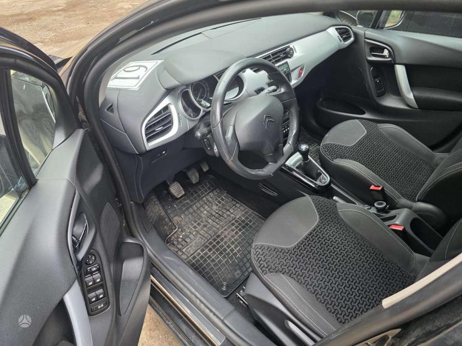 Melns Citroen C3 2011 Kauņa, ar dzinēja tilpumu 1.56 L un nobraukumu 273 tūkst. km par 1700 €, foto 8 vietnē AUTOMOTO.COM.LV