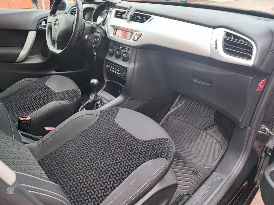 Melns Citroen C3 2011 Kauņa, ar dzinēja tilpumu 1.40 L un nobraukumu 66 tūkst. km par 1499 €, foto 11 vietnē AUTOMOTO.COM.LV