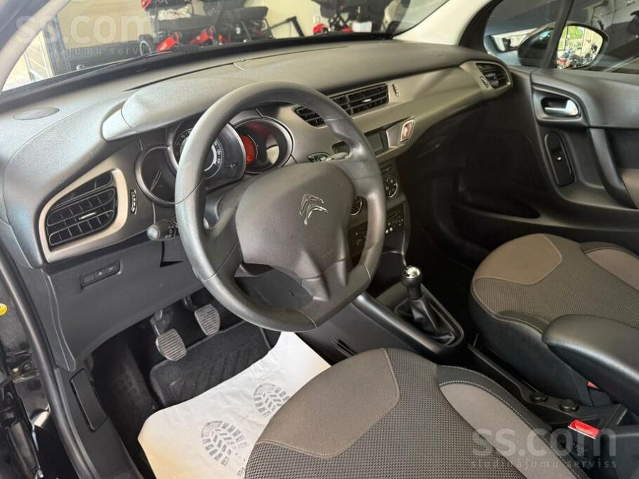 Черный Ситроен С3 2015 в Огре, объемом двигателя 1.40 л и пробегом 110 тыс. км за 4995 €, фото 14 на AUTOMOTO.COM.LV