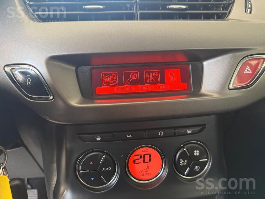 Черный Ситроен С3 2015 в Огре, объемом двигателя 1.40 л и пробегом 110 тыс. км за 4995 €, фото 21 на AUTOMOTO.COM.LV