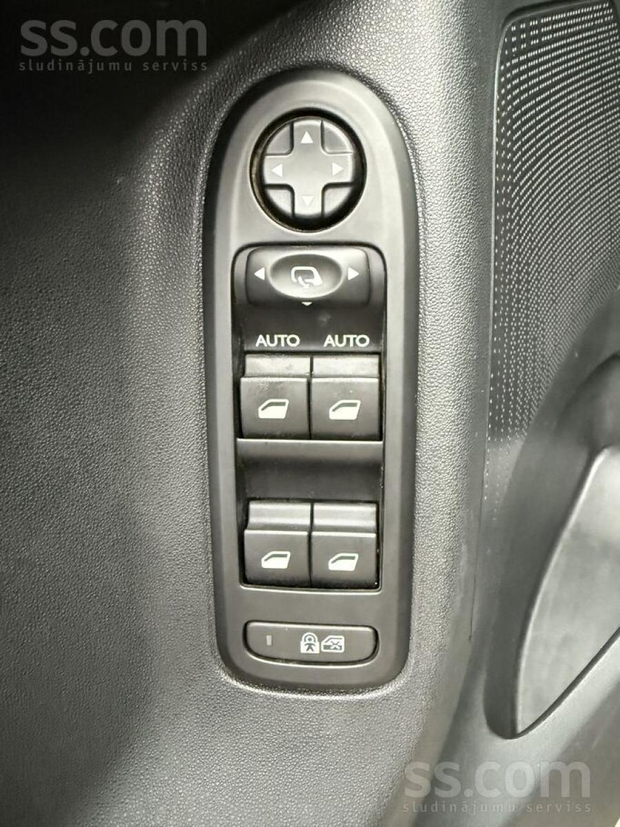 Melns Citroen C3 2016 Ogre, ar dzinēja tilpumu 1.60 L un nobraukumu 111 tūkst. km par 4995 €, foto 22 vietnē AUTOMOTO.COM.LV