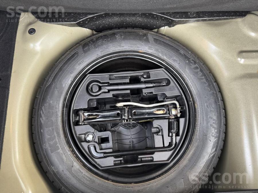 Melns Citroen C3 2017 Rīga, ar dzinēja tilpumu 1.20 L un nobraukumu 130 tūkst. km par 5500 €, foto 24 vietnē AUTOMOTO.COM.LV