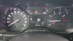 Black Citroen C3 2018 in Panevezys, with an engine capacity of 1.50 L and mileage of 95 thousand km for 6500 €, photo 27 on AUTOMOTO.COM.LV