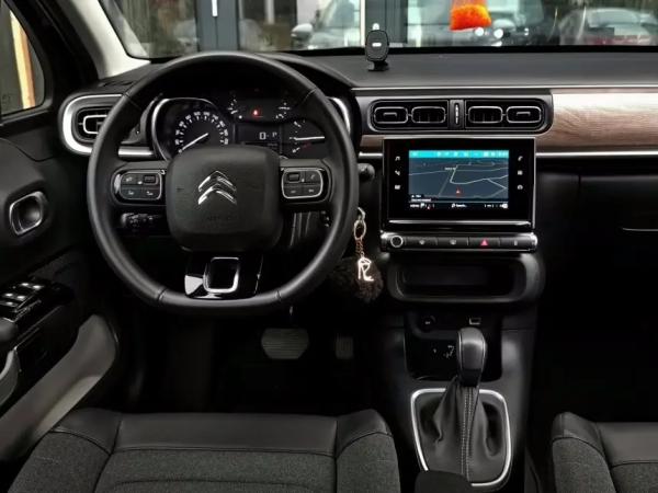 Black Citroen C3 2022 in Riga, with an engine capacity of 1.20 L and mileage of 18 thousand km for 13890 €, photo 5 on AUTOMOTO.COM.LV