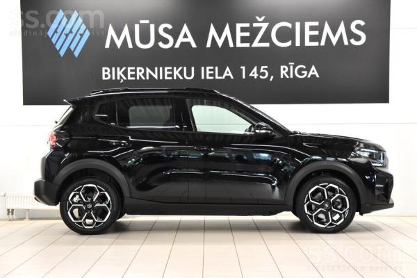 Black Citroen C3 2024 in Riga, with an engine capacity of 1.10 L and mileage of 33 thousand km for 22990 €, photo 8 on AUTOMOTO.COM.LV
