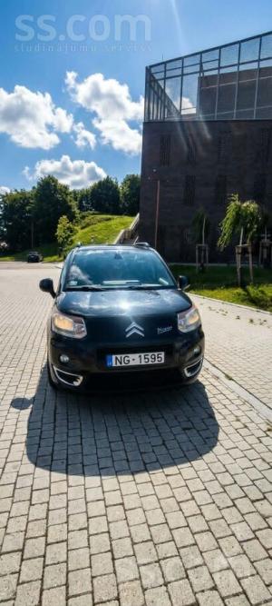 Melns Citroen C3 2010 Rēzekne, ar dzinēja tilpumu 1.60 L un nobraukumu 265 tūkst. km par 3500 €, foto  vietnē AUTOMOTO.COM.LV