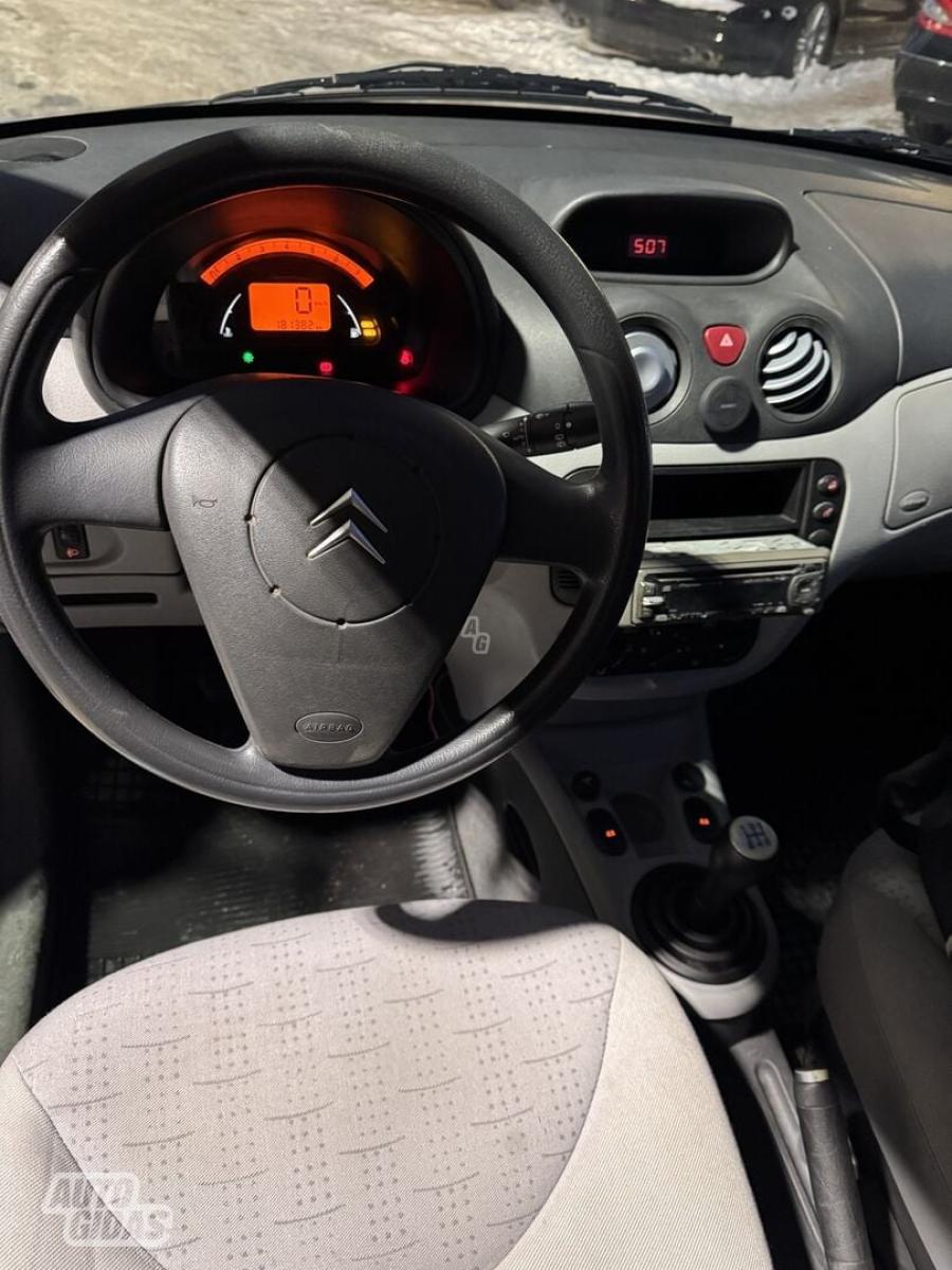 Zils Citroen C3 2003 Viļņa, ar dzinēja tilpumu 1.10 L un nobraukumu 181 tūkst. km par 700 €, foto 7 vietnē AUTOMOTO.COM.LV