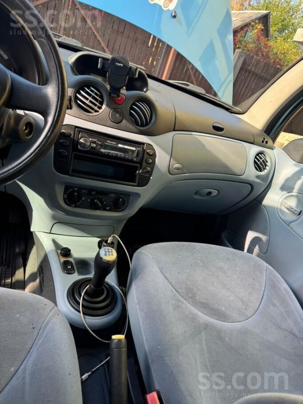 Citroen C3 2003 Rīga vietnē Zils Citroen C3 2003 Rīga, ar dzinēja tilpumu 1.40 L un nobraukumu 333 tūkst. km par 1000 €, foto 9 vietnē AUTOMOTO.COM.LV