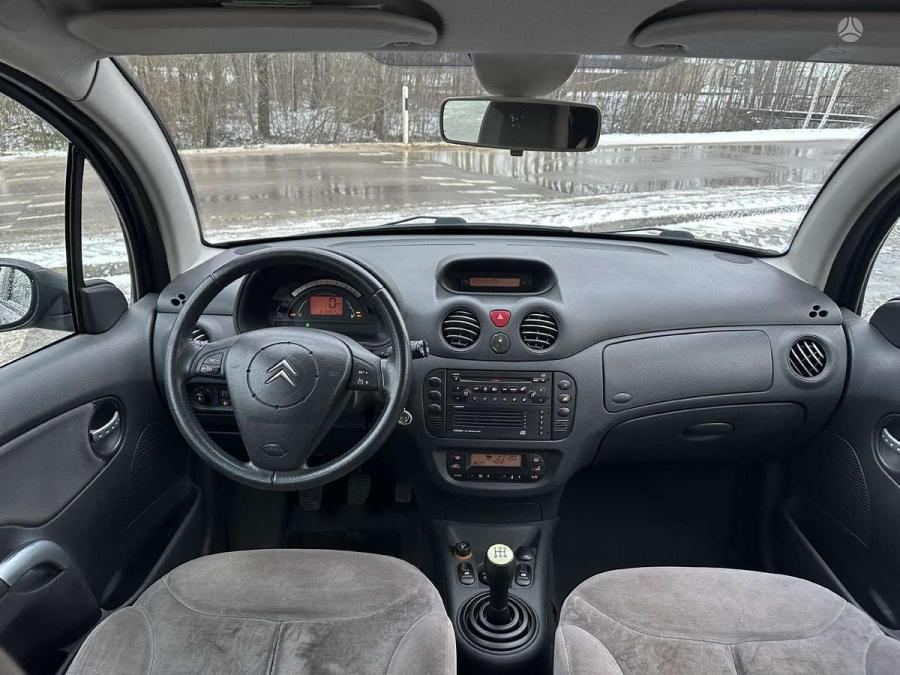 Blue Citroen C3 2004 in Vilnius, with an engine capacity of 1.40 L and mileage of 210 thousand km for 750 €, photo 6 on AUTOMOTO.COM.LV