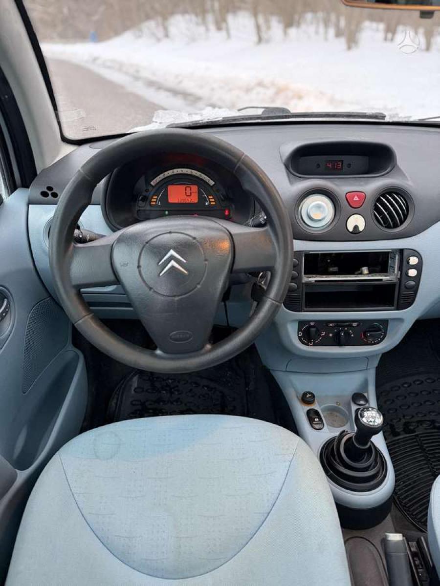 Blue Citroen C3 2004 in Vilnius, with an engine capacity of 1.40 L and mileage of 339 thousand km for 999 €, photo 7 on AUTOMOTO.COM.LV