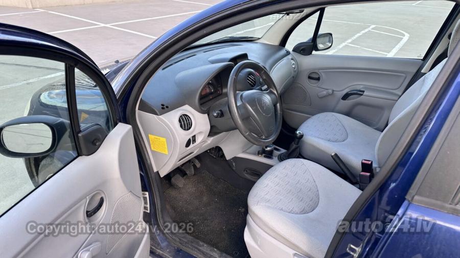 Blue Citroen C3 2005 in Tallinn, with an engine capacity of 1.10 L and mileage of 145 thousand km for 1490 €, photo 6 on AUTOMOTO.COM.LV