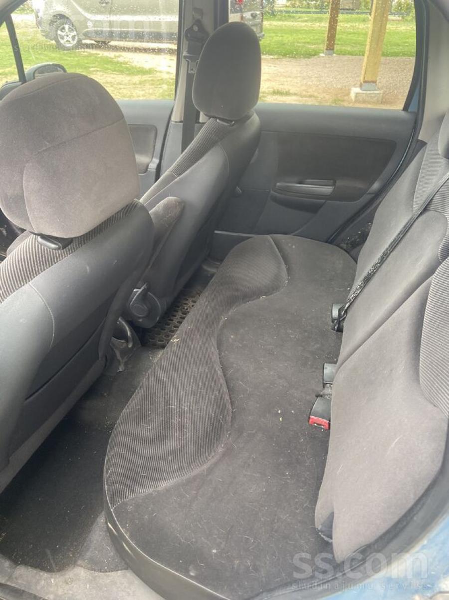 Zils Citroen C3 2006 Ogre, ar dzinēja tilpumu 1.40 L un nobraukumu 204 tūkst. km par 250 €, foto 7 vietnē AUTOMOTO.COM.LV