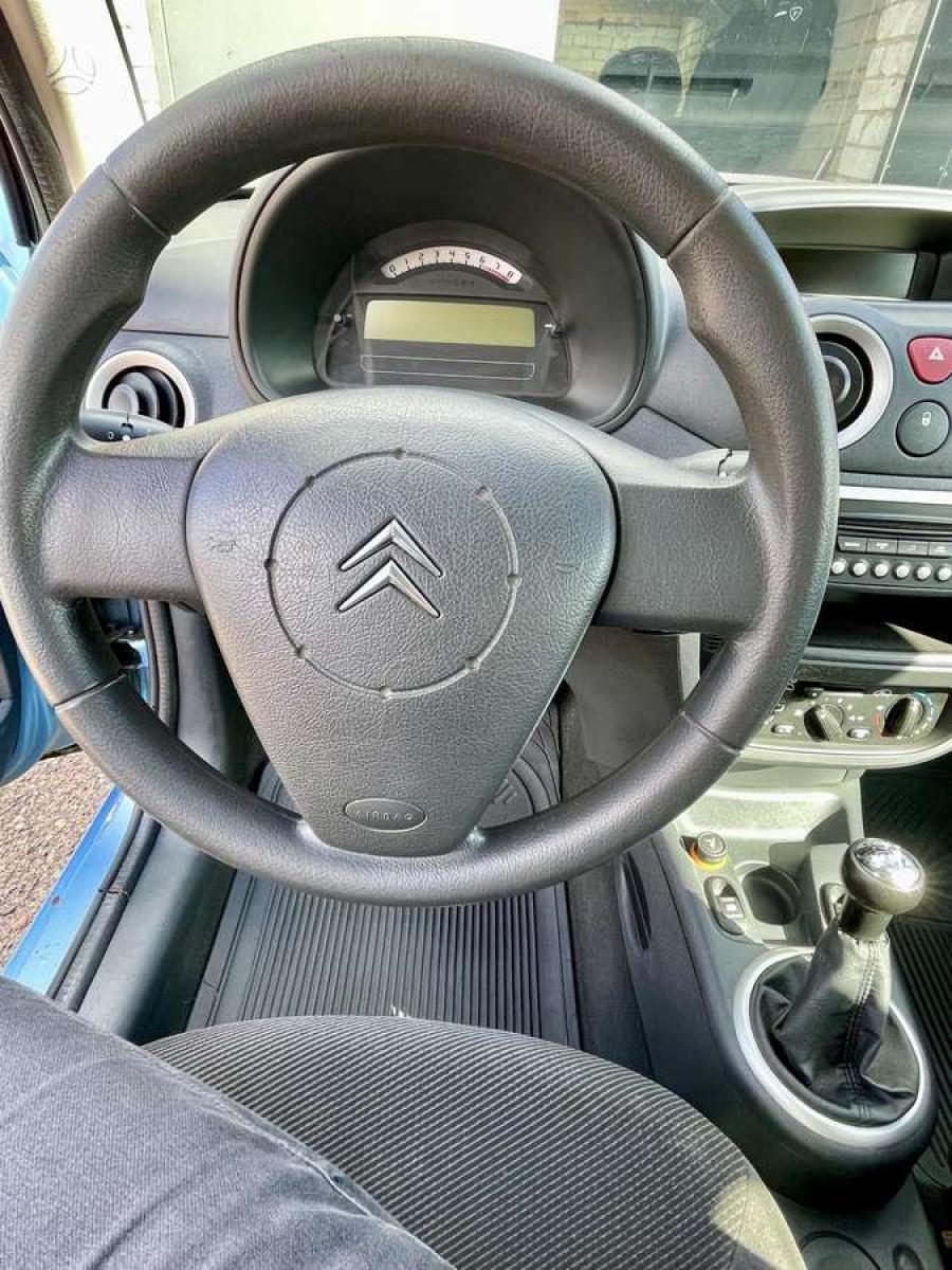 Blue Citroen C3 2006 in Panevezys, with an engine capacity of 1.36 L and mileage of 200 thousand km for 750 €, photo 8 on AUTOMOTO.COM.LV