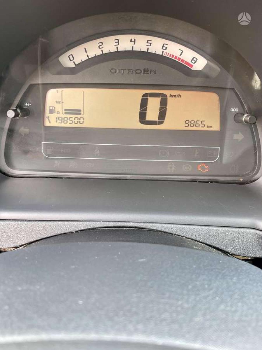 Blue Citroen C3 2006 in Panevezys, with an engine capacity of 1.36 L and mileage of 200 thousand km for 750 €, photo 9 on AUTOMOTO.COM.LV