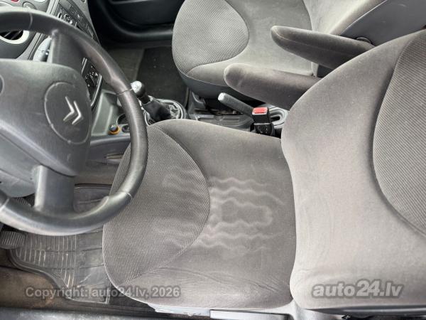 Zils Citroen C3 2006 Tallina, ar dzinēja tilpumu 1.40 L un nobraukumu 160 tūkst. km par 1290 €, foto 8 vietnē AUTOMOTO.COM.LV