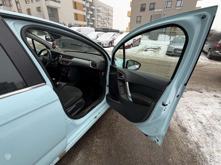Blue Citroen C3 2010 in Vilnius, with an engine capacity of 1.60 L and mileage of 290 thousand km for 1050 €, photo 16 on AUTOMOTO.COM.LV