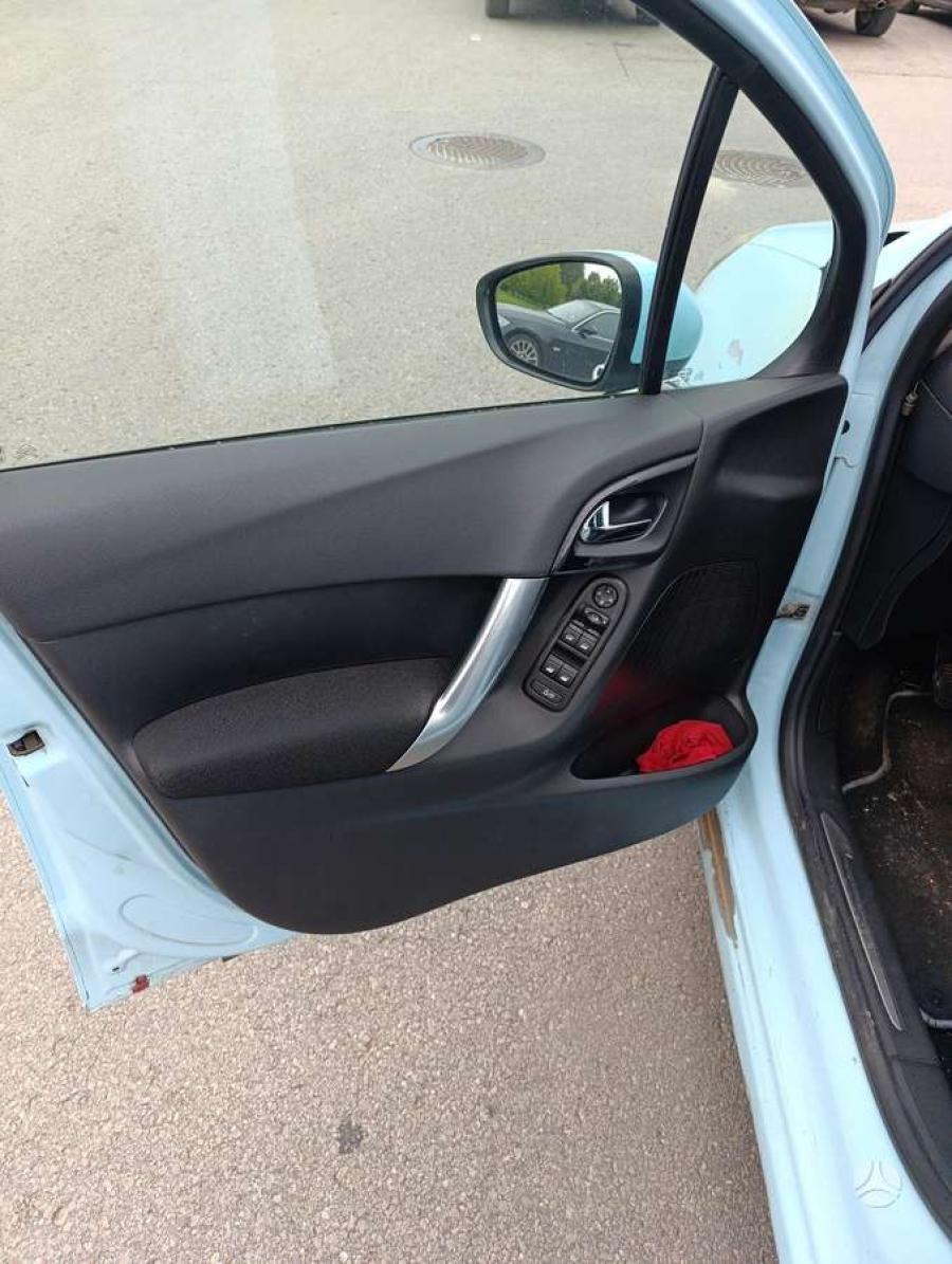 Zils Citroen C3 2010 Alīta, ar dzinēja tilpumu 1.40 L un nobraukumu 260 tūkst. km par 1050 €, foto 10 vietnē AUTOMOTO.COM.LV