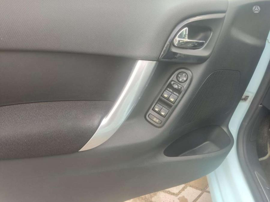 Blue Citroen C3 2010 in Panevezys, with an engine capacity of 1.40 L and mileage of 260 thousand km for 1000 €, photo 14 on AUTOMOTO.COM.LV