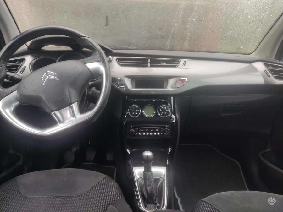 Blue Citroen C3 2010 in Panevezys, with an engine capacity of 1.40 L and mileage of 260 thousand km for 1000 €, photo 18 on AUTOMOTO.COM.LV