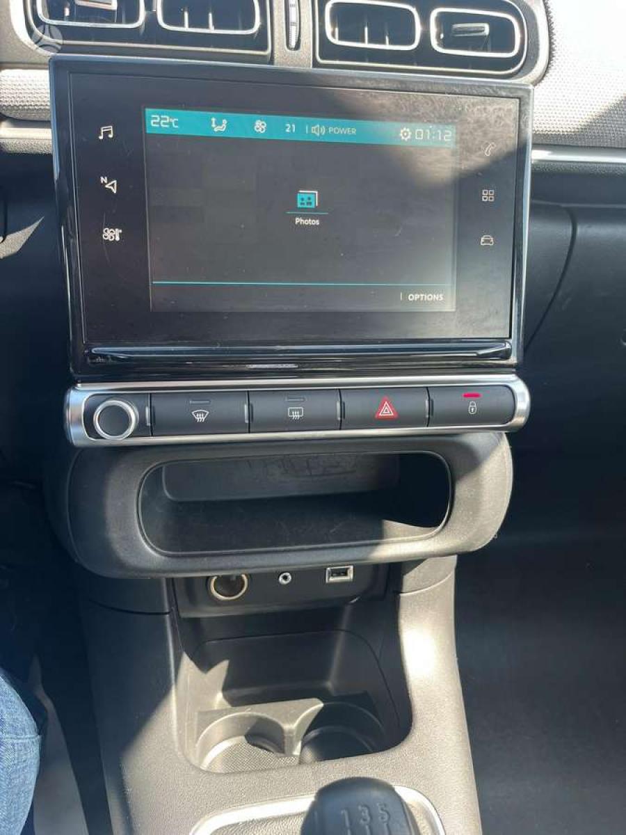 Blue Citroen C3 2017 in Taurage, with an engine capacity of 1.20 L and mileage of 92 thousand km for 3900 €, photo 11 on AUTOMOTO.COM.LV