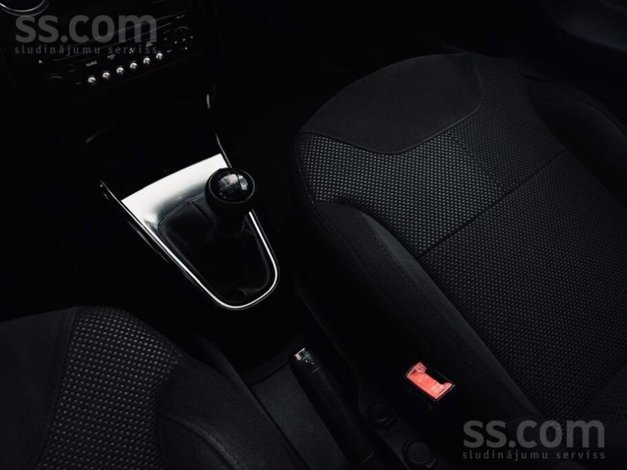 Brūns Citroen C3 2010 Cēsis, ar dzinēja tilpumu 1.40 L un nobraukumu 0 tūkst. km par 3990 €, foto 19 vietnē AUTOMOTO.COM.LV