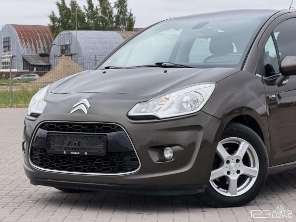 Brown Citroen C3 2012 in Taurage, with an engine capacity of 1.60 L and mileage of 332 thousand km for 2900 €, photo 2 on AUTOMOTO.COM.LV
