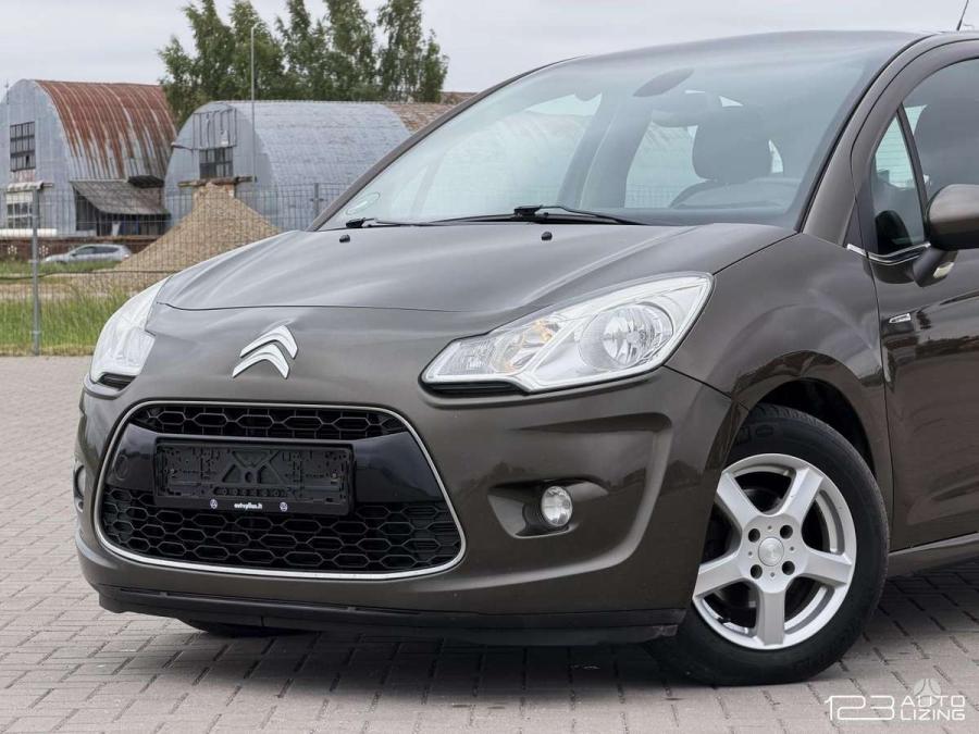 Brown Citroen C3 2012 in Taurage, with an engine capacity of 1.60 L and mileage of 332 thousand km for 2900 €, photo 3 on AUTOMOTO.COM.LV