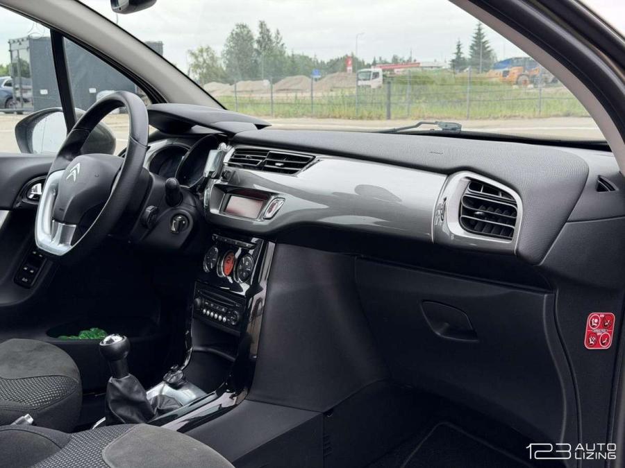 Brown Citroen C3 2012 in Taurage, with an engine capacity of 1.60 L and mileage of 332 thousand km for 2900 €, photo 13 on AUTOMOTO.COM.LV