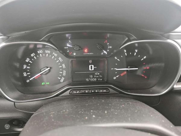 Brūns Citroen C3 2018 Panevēža, ar dzinēja tilpumu 1.20 L un nobraukumu 157 tūkst. km par 4400 €, foto 11 vietnē AUTOMOTO.COM.LV