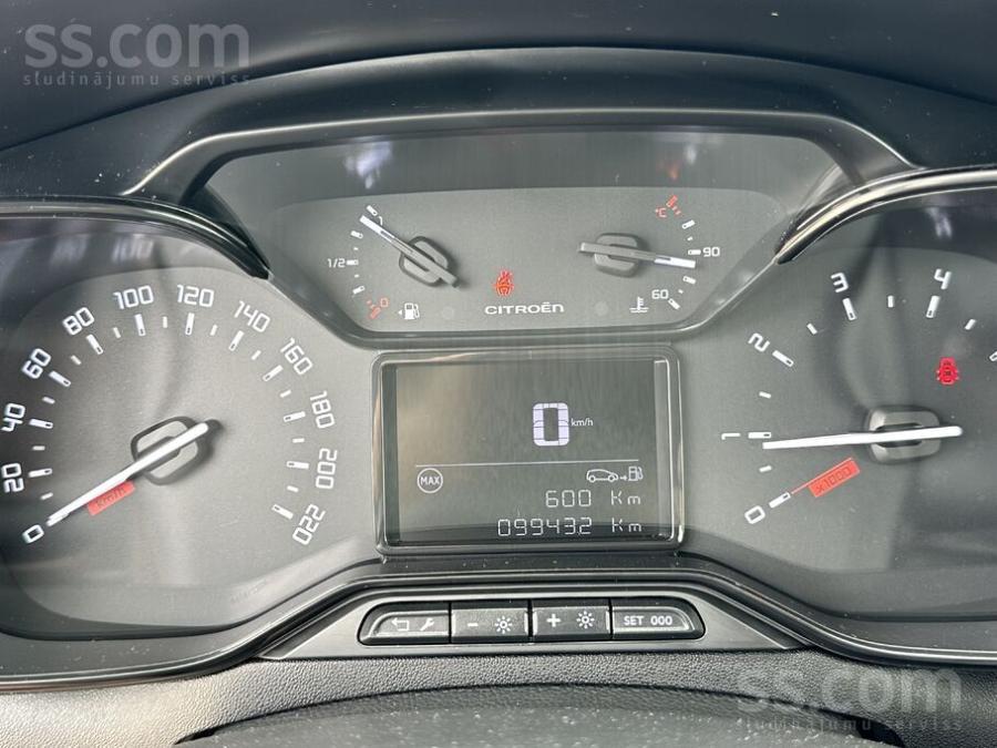 Brown Citroen C3 2022 in Riga, with an engine capacity of 1.20 L and mileage of 99 thousand km for 11599 €, photo 16 on AUTOMOTO.COM.LV