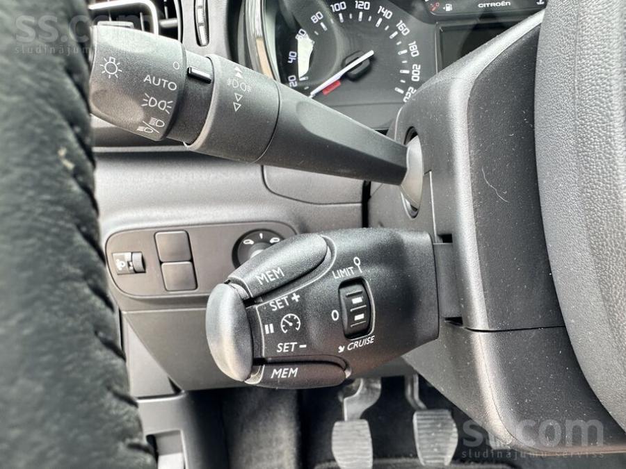 Brown Citroen C3 2022 in Riga, with an engine capacity of 1.20 L and mileage of 99 thousand km for 11599 €, photo 18 on AUTOMOTO.COM.LV