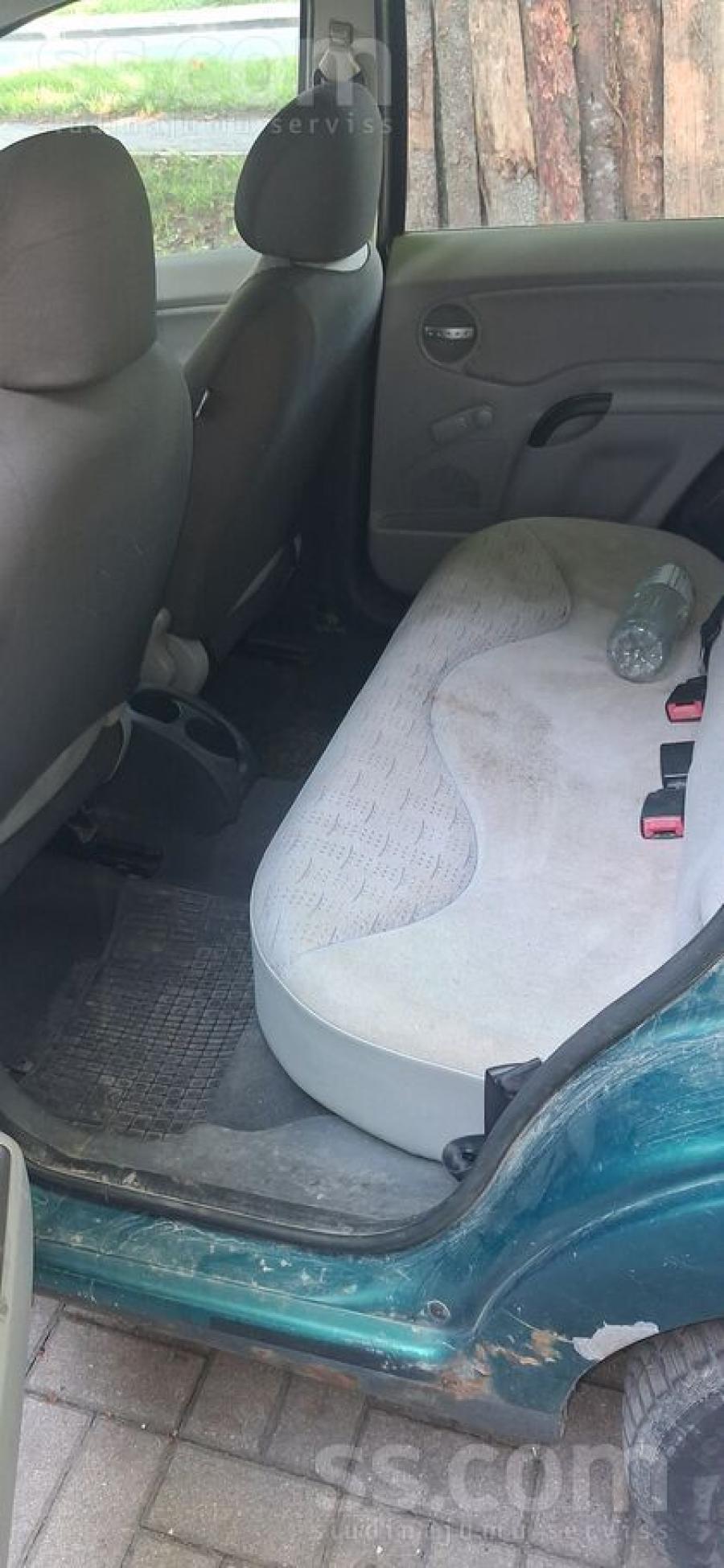 Zaļš Citroen C3 2003 Rīga, ar dzinēja tilpumu 1.40 L un nobraukumu 216 tūkst. km par 500 €, foto 6 vietnē AUTOMOTO.COM.LV
