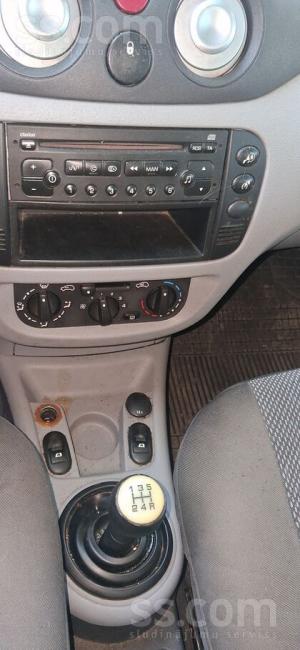 Zaļš Citroen C3 2003 Rīga, ar dzinēja tilpumu 1.40 L un nobraukumu 216 tūkst. km par 500 €, foto 8 vietnē AUTOMOTO.COM.LV