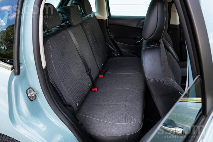 Green Citroen C3 2016 in Riga, with an engine capacity of 1.60 L and mileage of 69 thousand km for 6350 €, photo 8 on AUTOMOTO.COM.LV