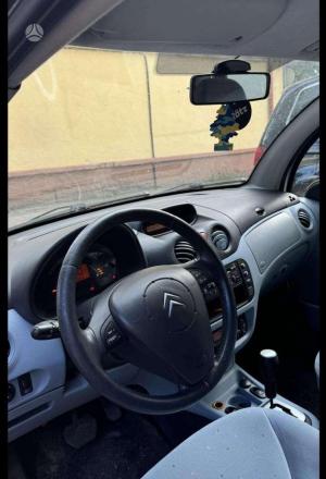 Grey Citroen C3 2002 in Kaunas, with an engine capacity of 1.36 L and mileage of 160 thousand km for 950 €, photo 4 on AUTOMOTO.COM.LV
