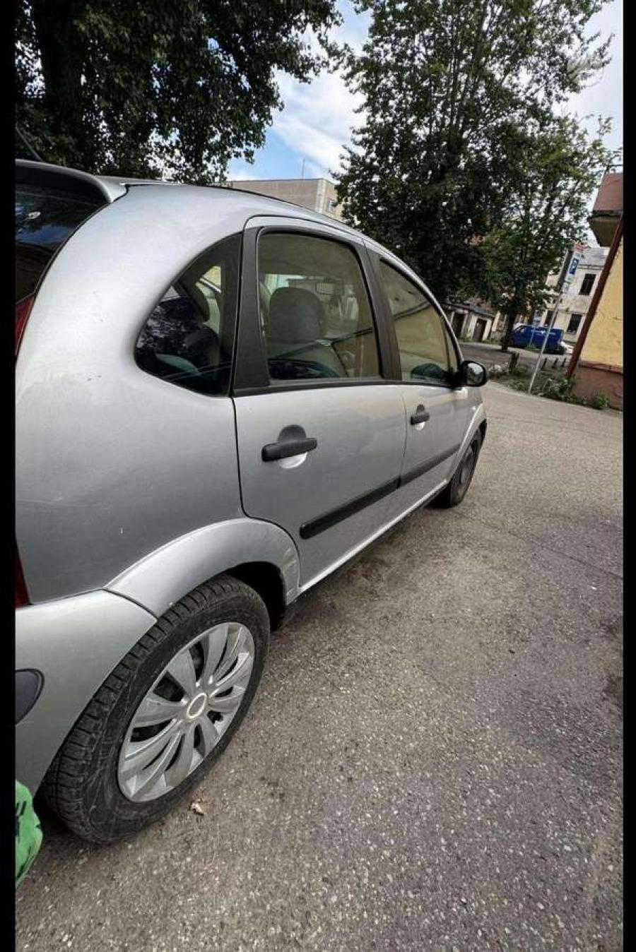 Grey Citroen C3 2002 in Kaunas, with an engine capacity of 1.36 L and mileage of 160 thousand km for 950 €, photo 6 on AUTOMOTO.COM.LV
