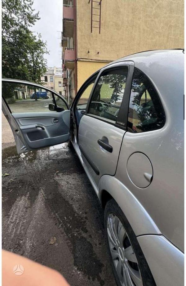 Grey Citroen C3 2002 in Kaunas, with an engine capacity of 1.36 L and mileage of 160 thousand km for 950 €, photo 6 on AUTOMOTO.COM.LV
